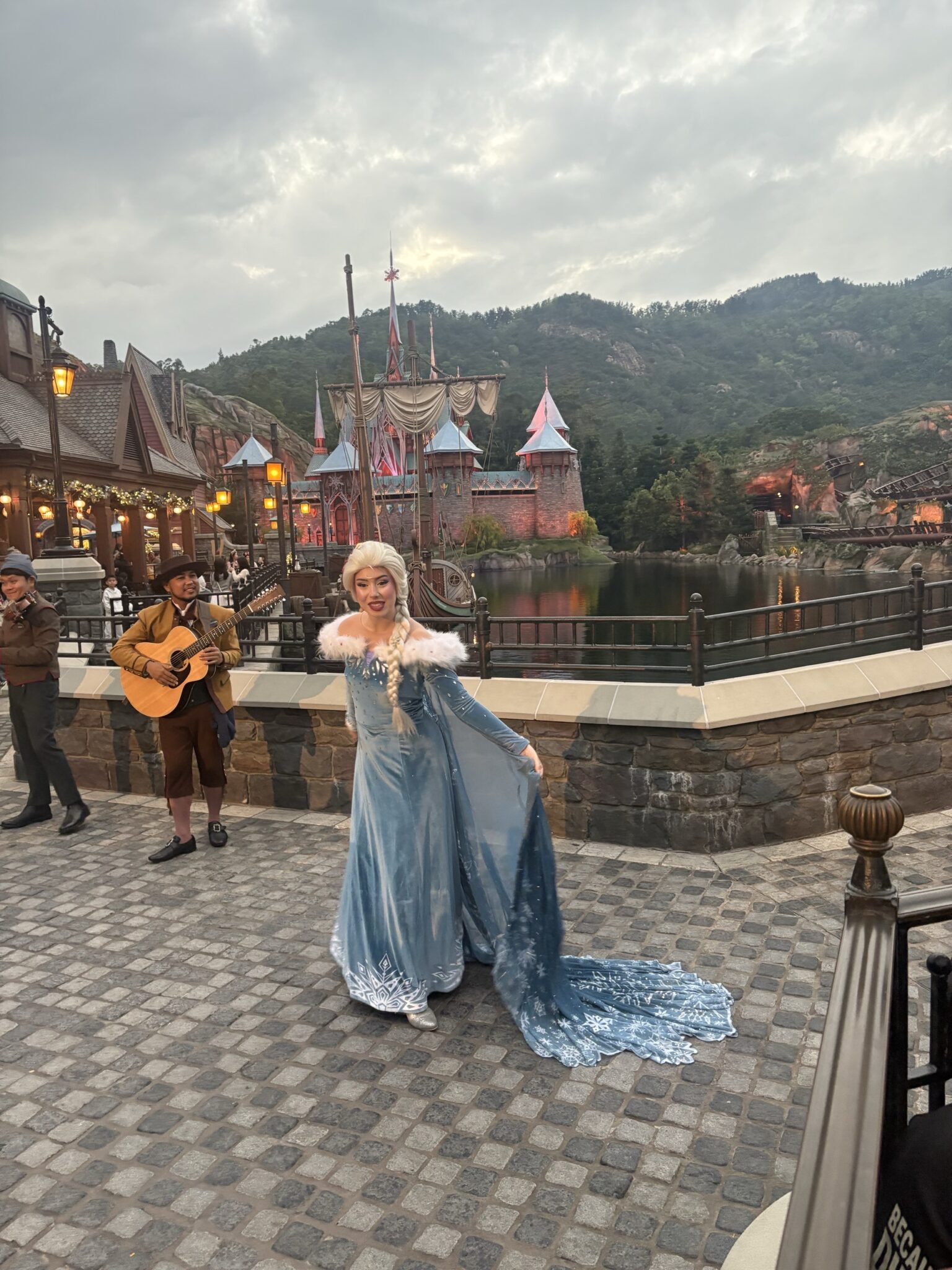 First Time Visitor Guide to Hong Kong Disneyland (2026) | Your Disney