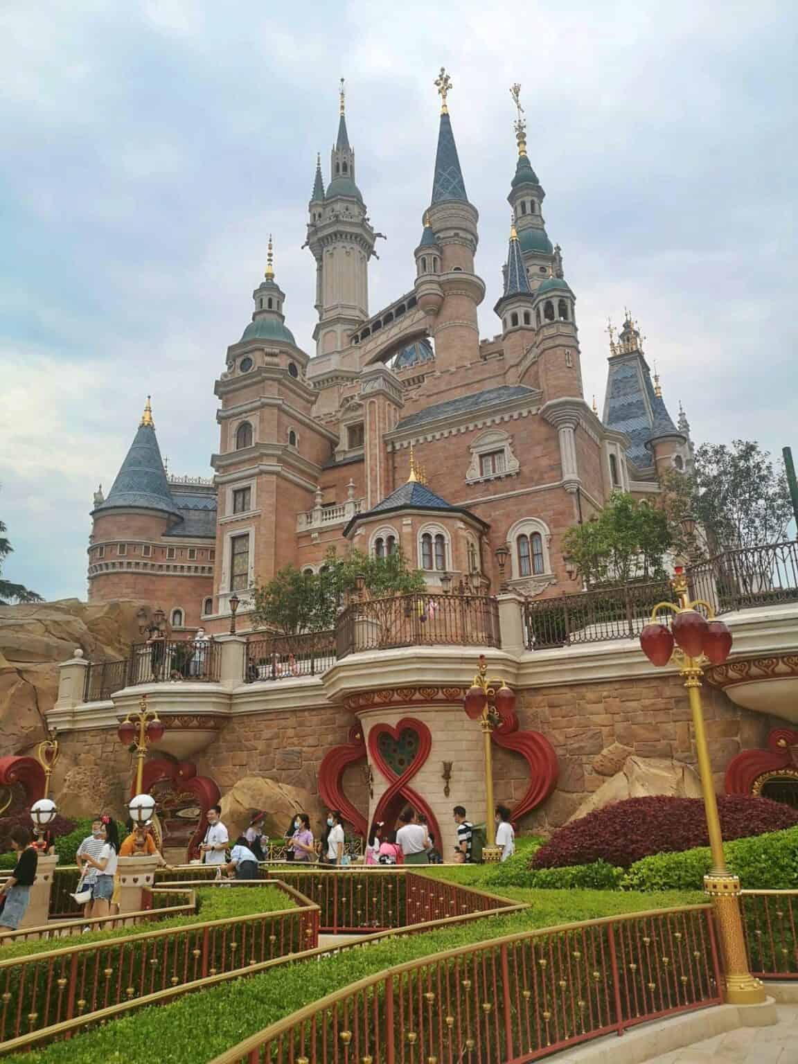 Best Shanghai Disneyland Attractions & Ride Guide (2025) | Your Disney